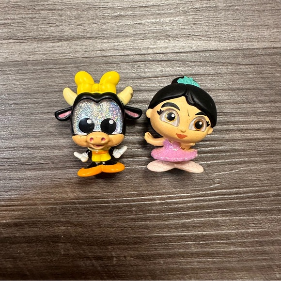 Disney | Toys | Disney Doorables Clarabelle Cow Series 5 Ultra Rare ...